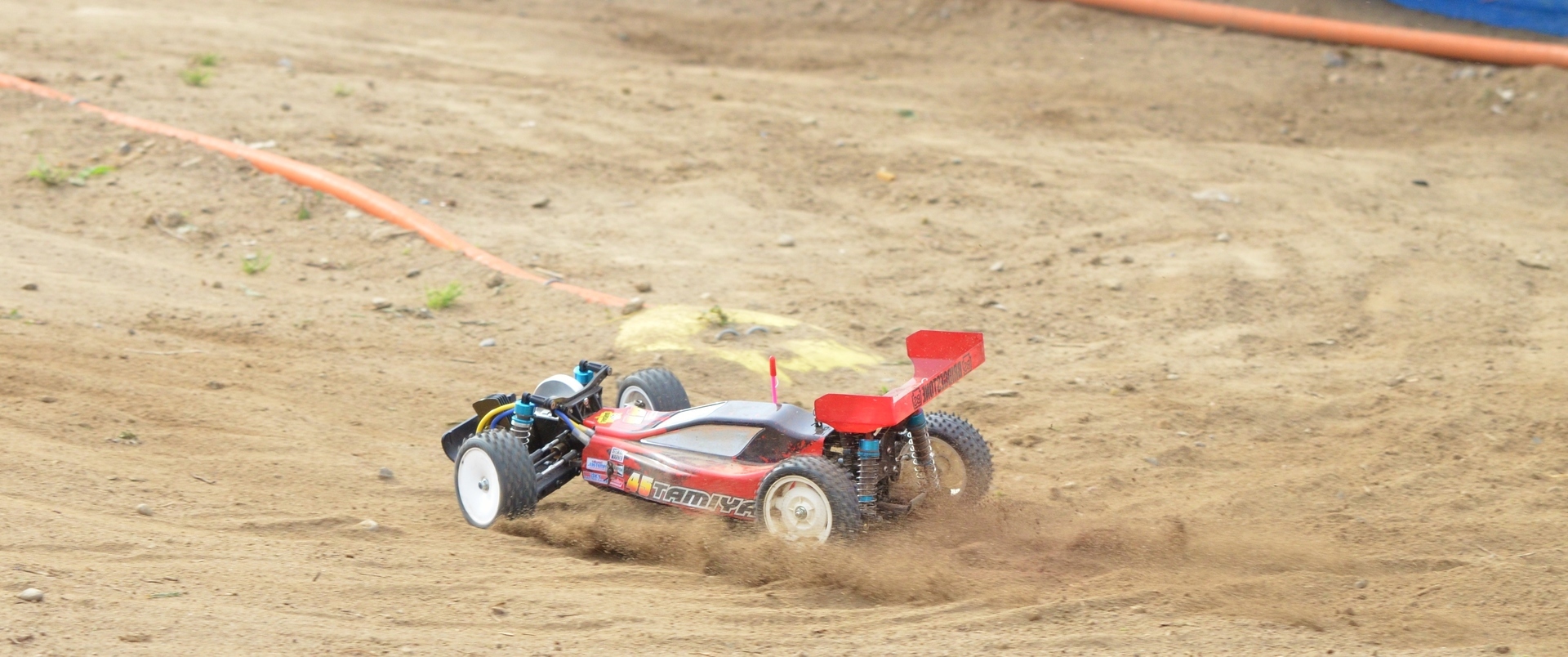 FF01改、RS4МТ ダートコース RC•HIROBA: ラジコンカー車輪ぐるぐる