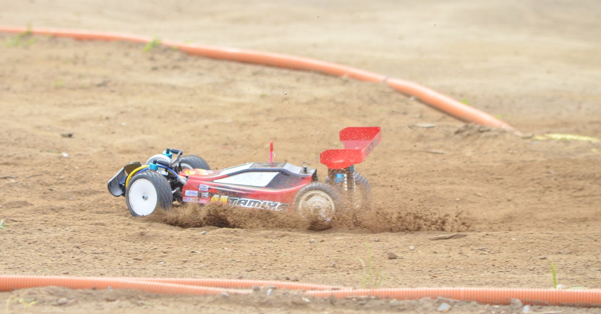 FF01改、RS4МТ ダートコース RC•HIROBA: ラジコンカー車輪ぐるぐる