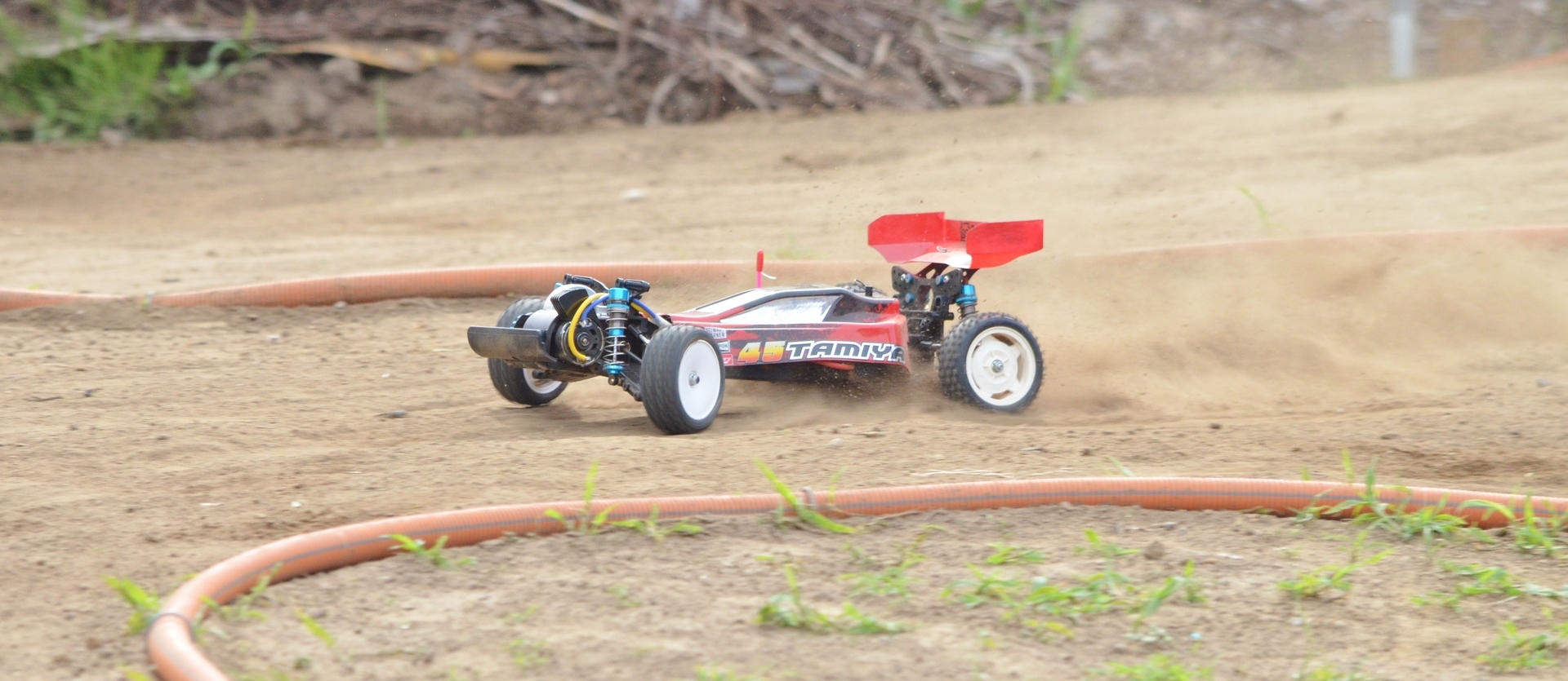 FF01改、RS4МТ ダートコース RC•HIROBA: ラジコンカー車輪ぐるぐる