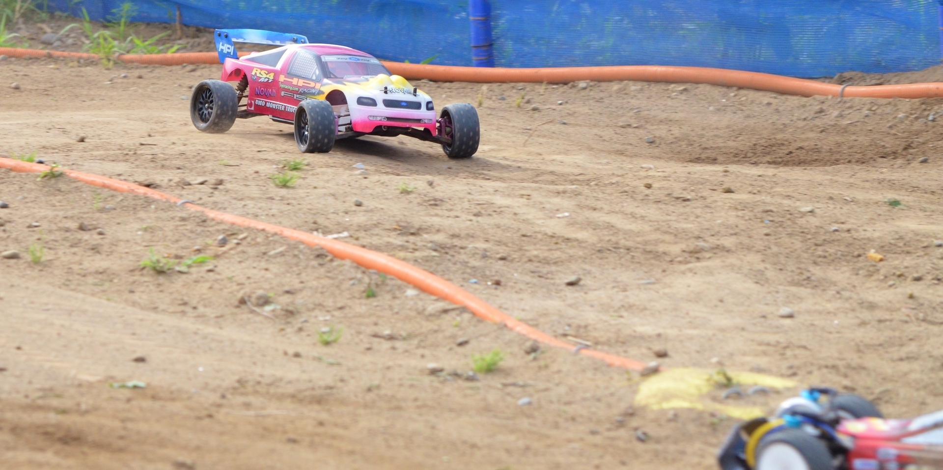 FF01改、RS4МТ ダートコース RC•HIROBA: ラジコンカー車輪ぐるぐる