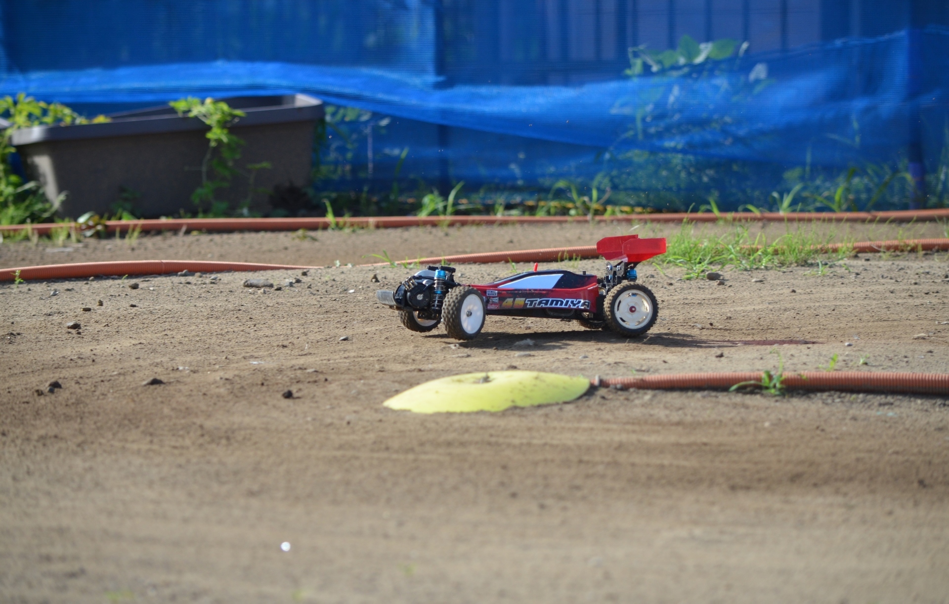 FF-01改 RC•HIROBA ダートコース: ラジコンカー、車輪ぐるぐる