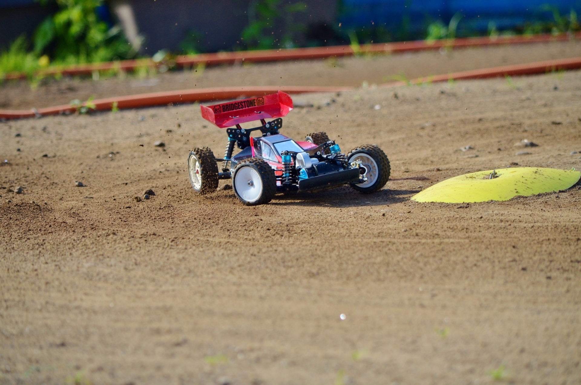 FF-01改 ダートコース RC•HIROBA: ラジコンカー車輪ぐるぐる