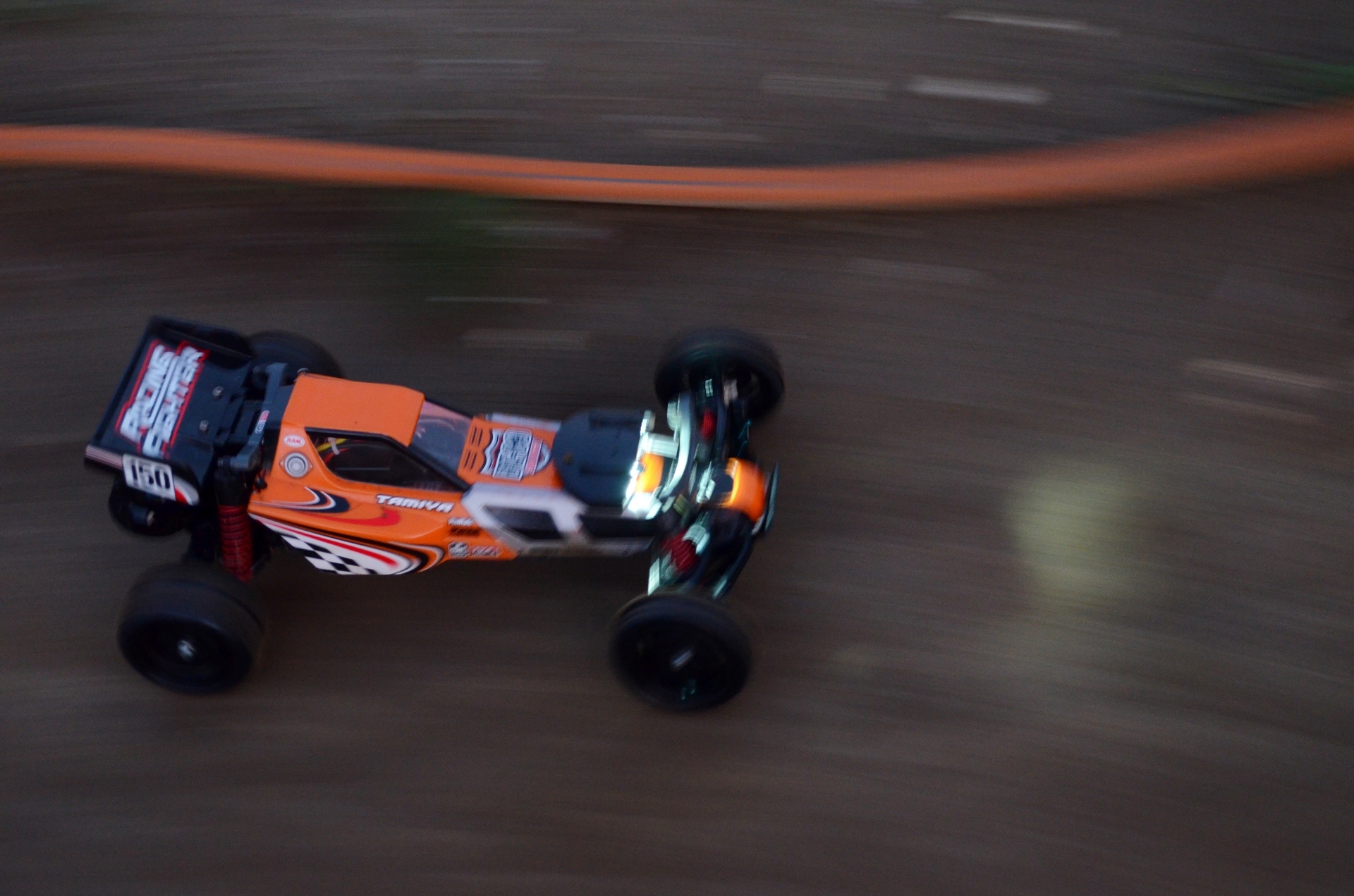 TT-02簡易防塵 RC•HIROBA ダートコース: きよたかの車輪ぐるぐる