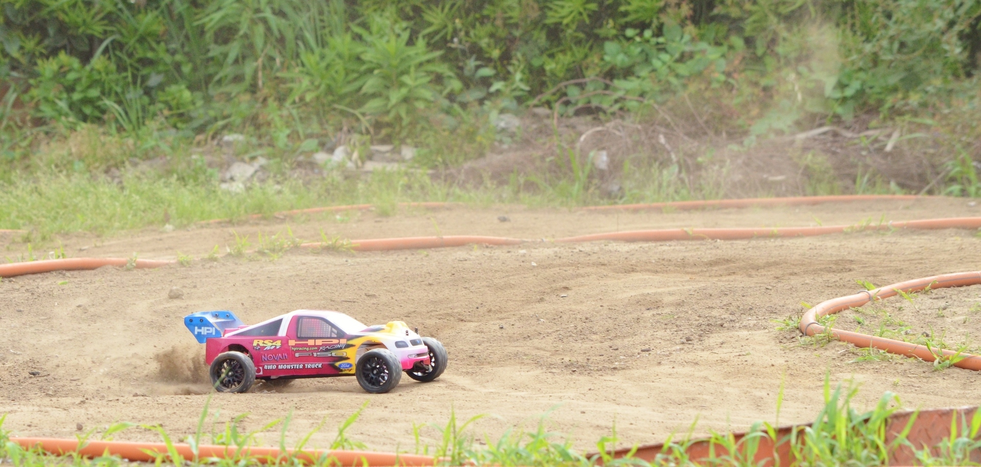 FF01改、RS4МТ ダートコース RC•HIROBA: ラジコンカー車輪ぐるぐる