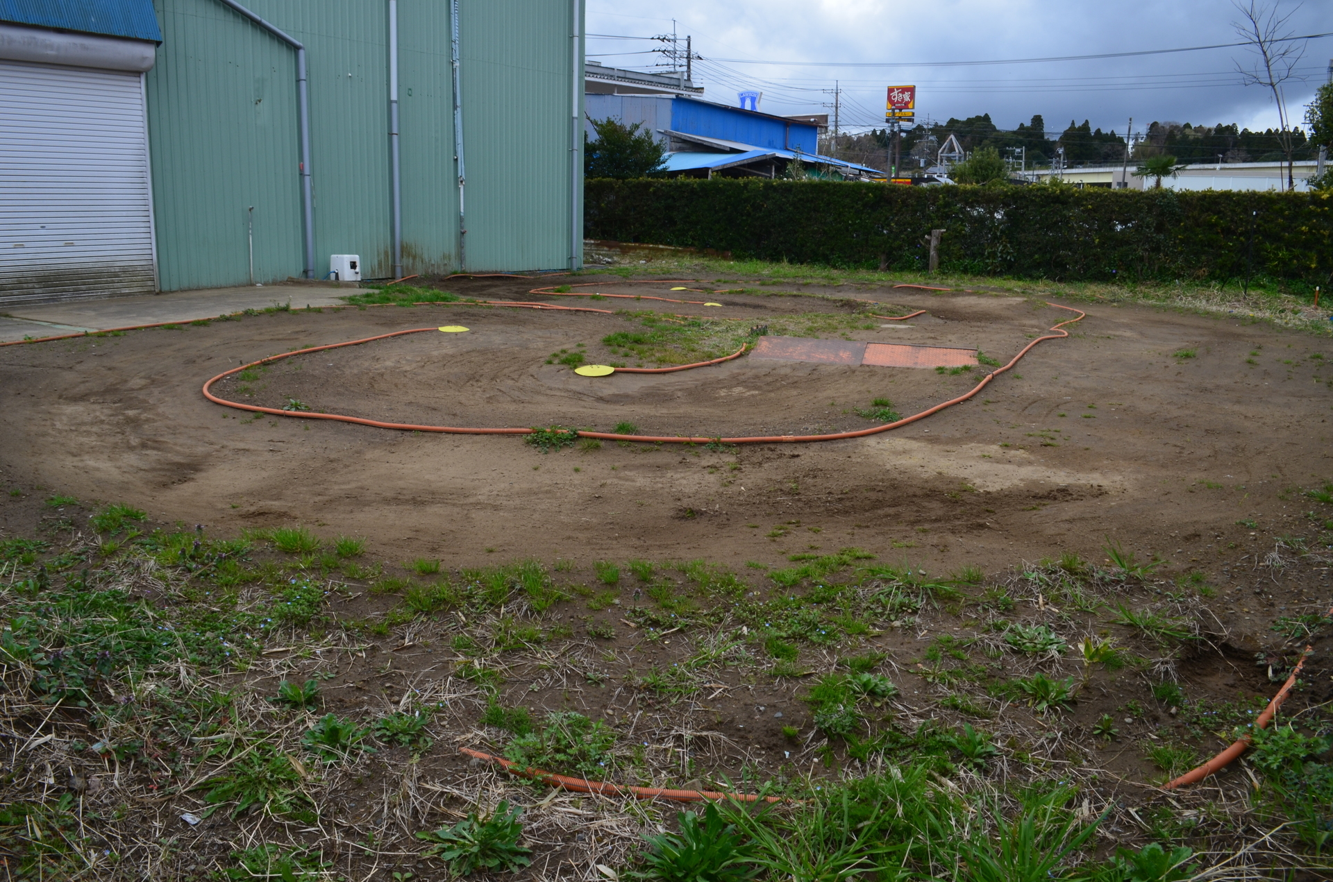 GRヤリス（ТТ-02）RC•HIROBA ダートコース: ラジコンカー、車輪ぐるぐる