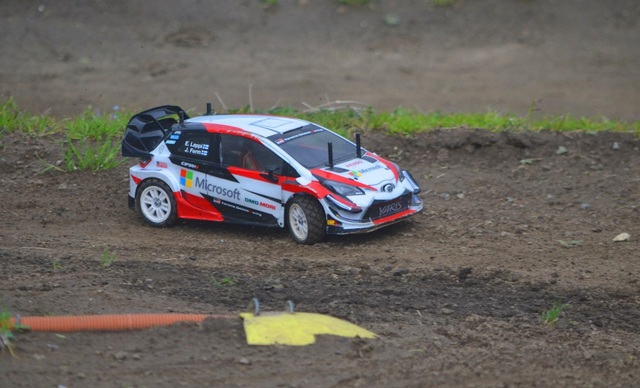 GRヤリス（ТТ-02）RC•HIROBA ダートコース: ラジコンカー、車輪ぐるぐる