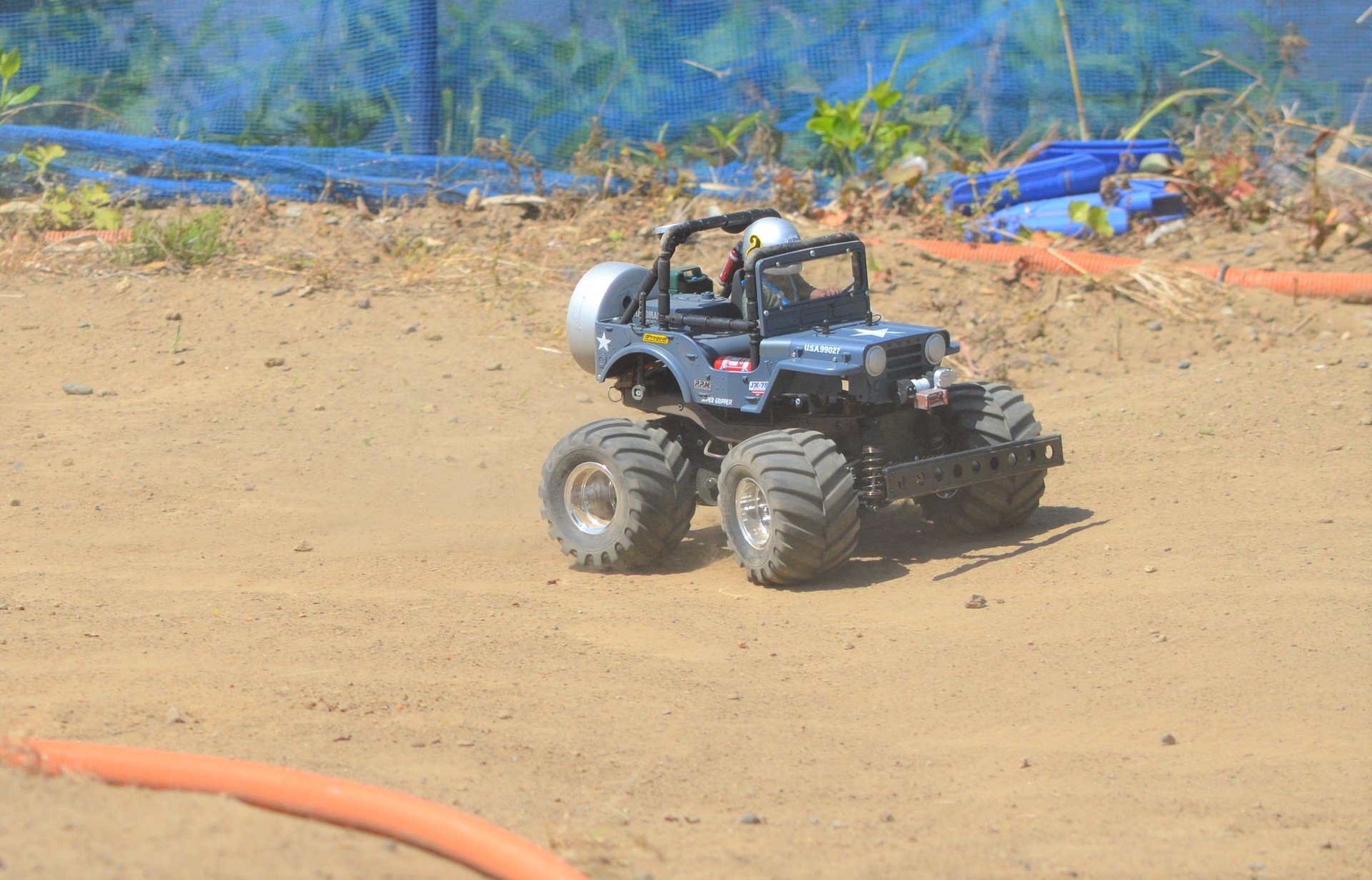 ワイルドウイリー2 ダートコース RC•HIROBA 2023GW: ラジコンカー車輪ぐるぐる