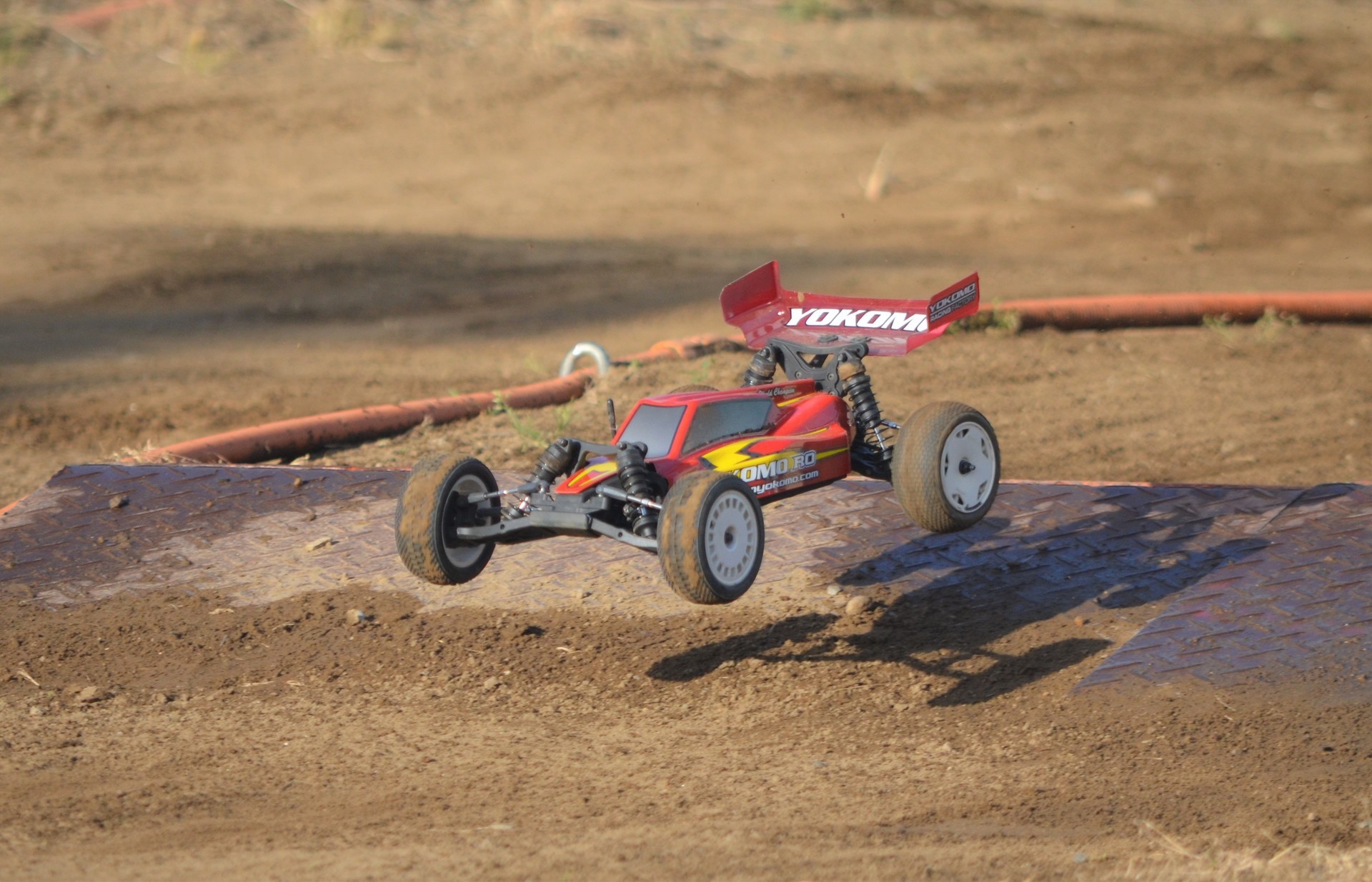 ルーキーオフロード RO1.0 RC•HIROBA ダートコース: ラジコンカー、車輪ぐるぐる