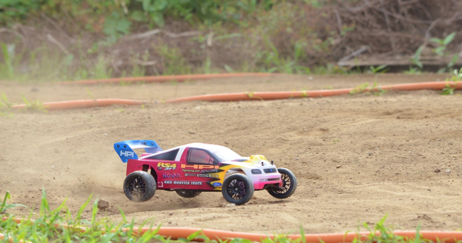 FF01改、RS4МТ ダートコース RC•HIROBA: ラジコンカー車輪ぐるぐる